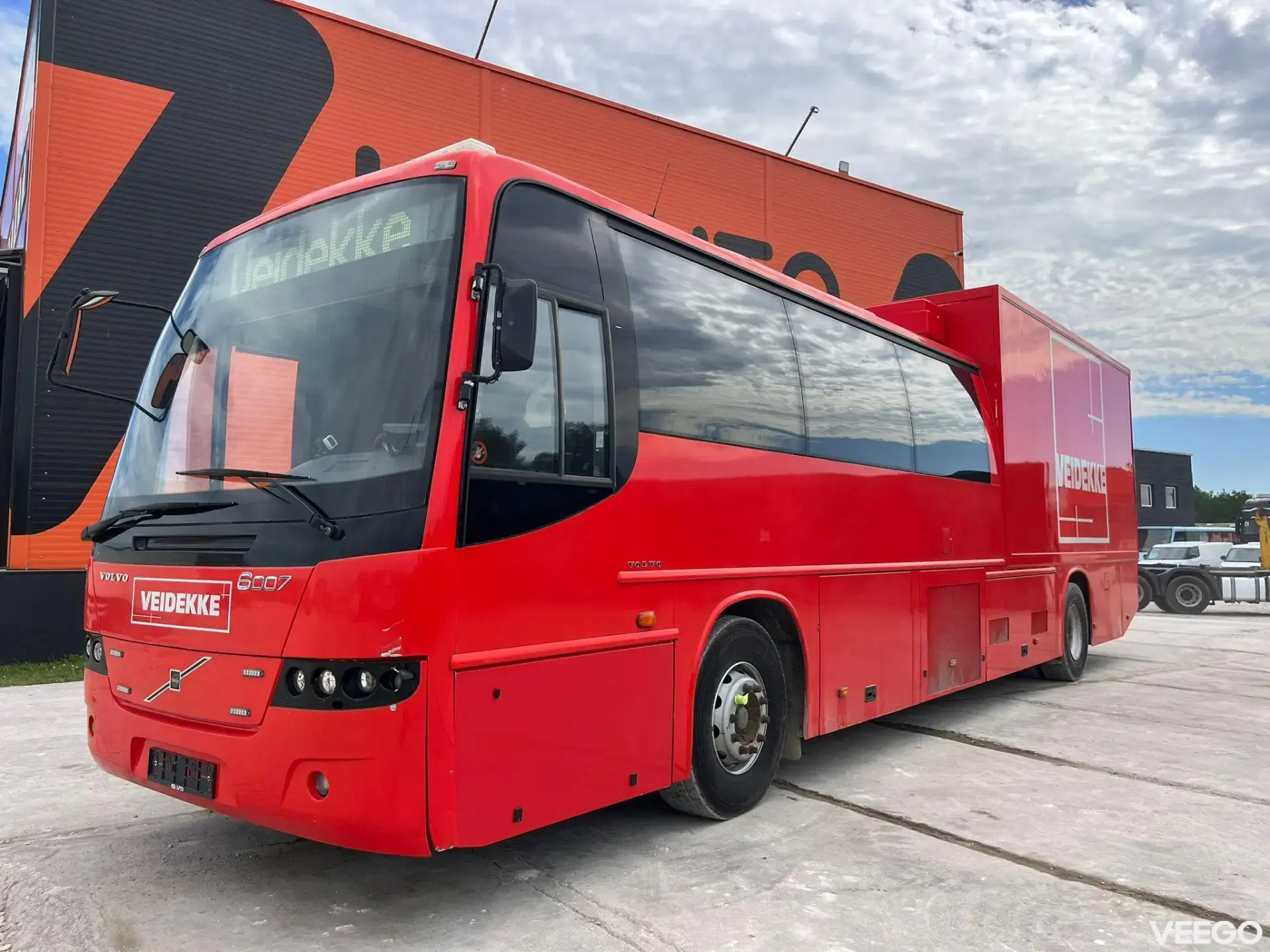 Volvo B12M 14 SEATS / AC / AUXILIARY HEATING / KITCHEN 309kW - Veego